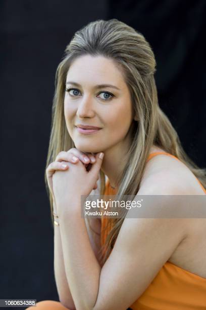 Zoe Perry - actress - biography, photo, best movies and TV shows